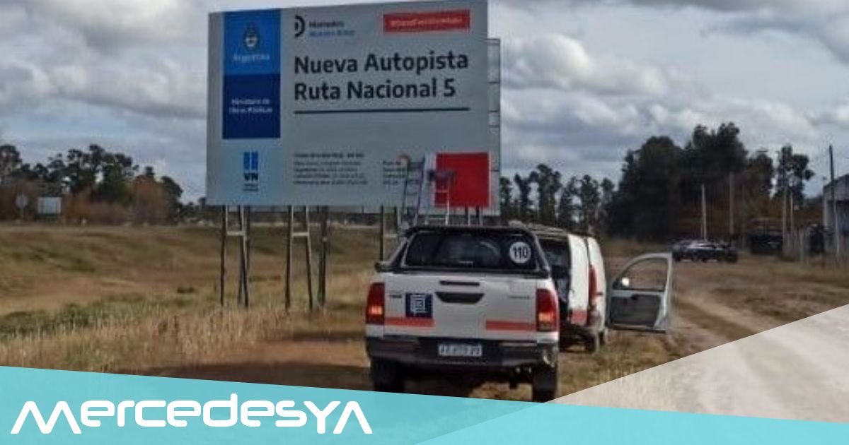 Di Leo cuestiona pegatina en carteles de la Ruta 5 - MercedesYA Noticias