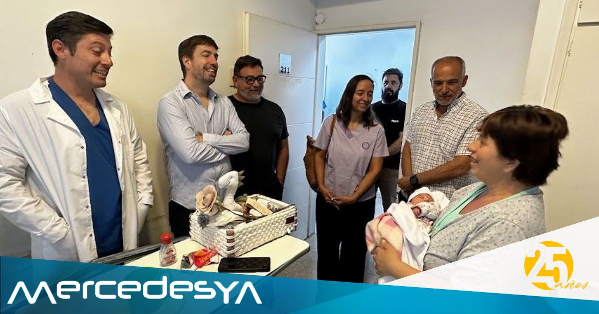 Melina Milagros, la primera bebé del 2025, recibió la visita del intendente